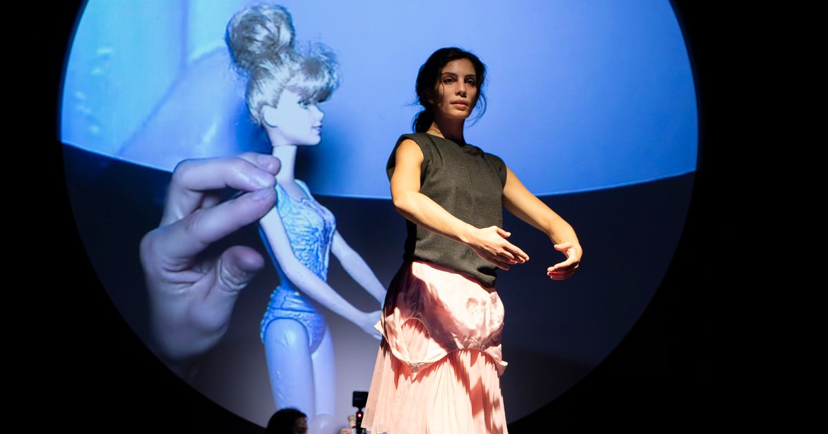 Play — WArd/waRD / Ann Van den Broek | Theater Rotterdam